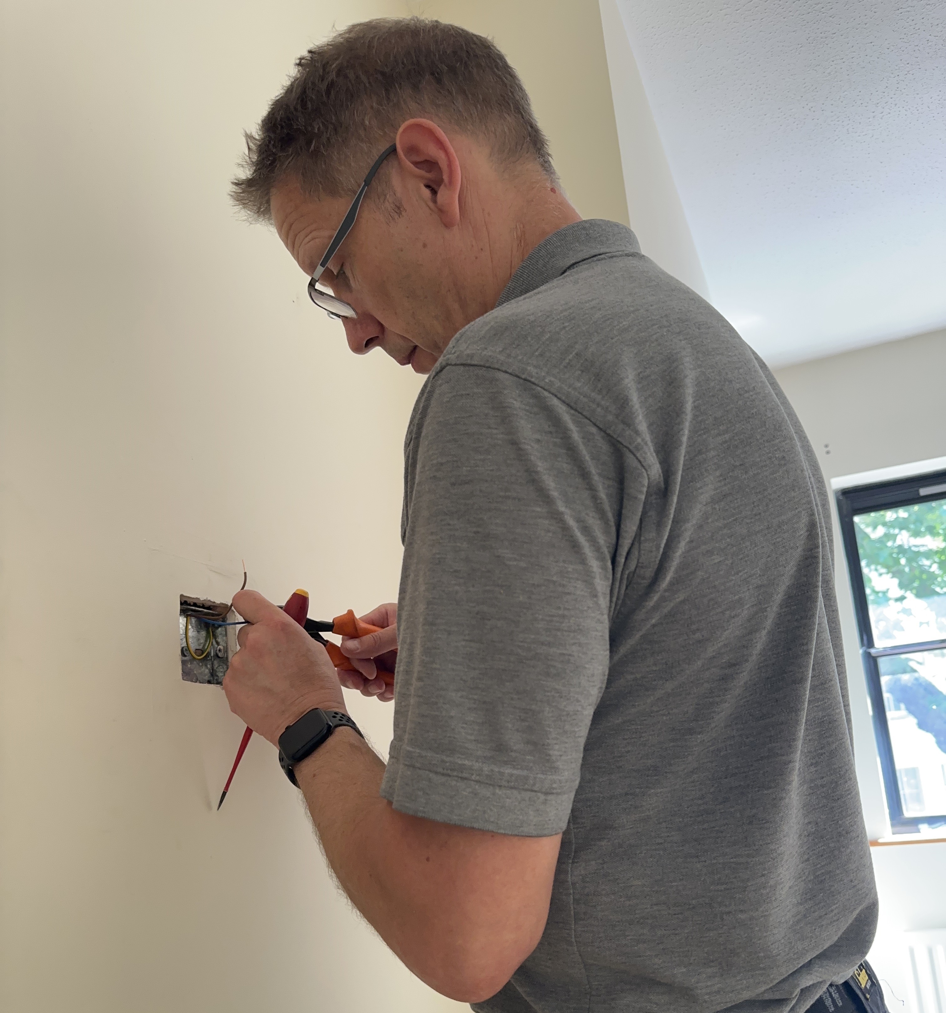 Rewire Electrician Bristol | Electrician in Bristol